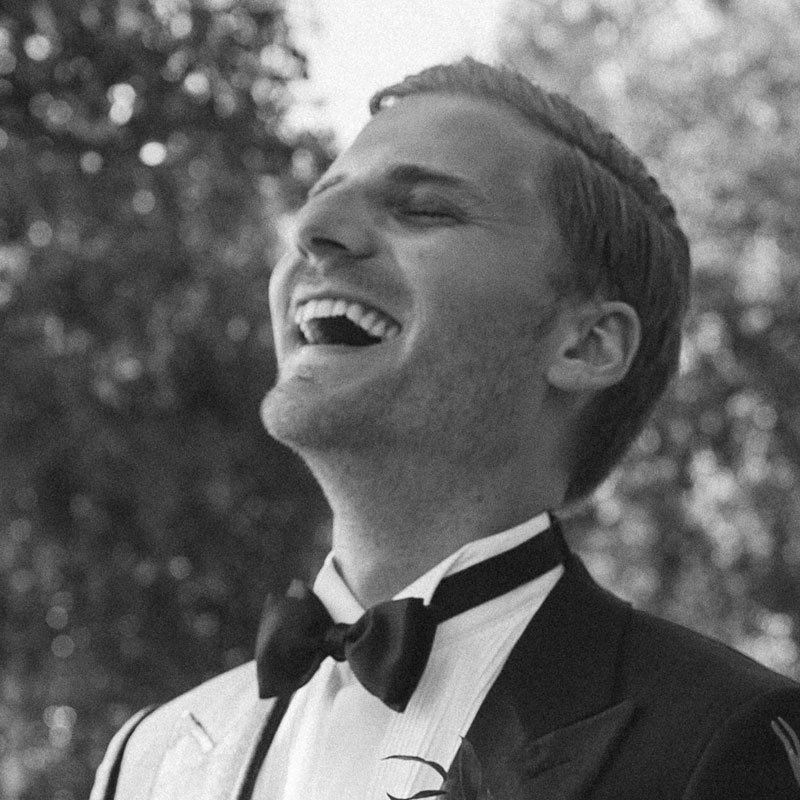 The Managing Director That Can't Dance - Robin Carlsson